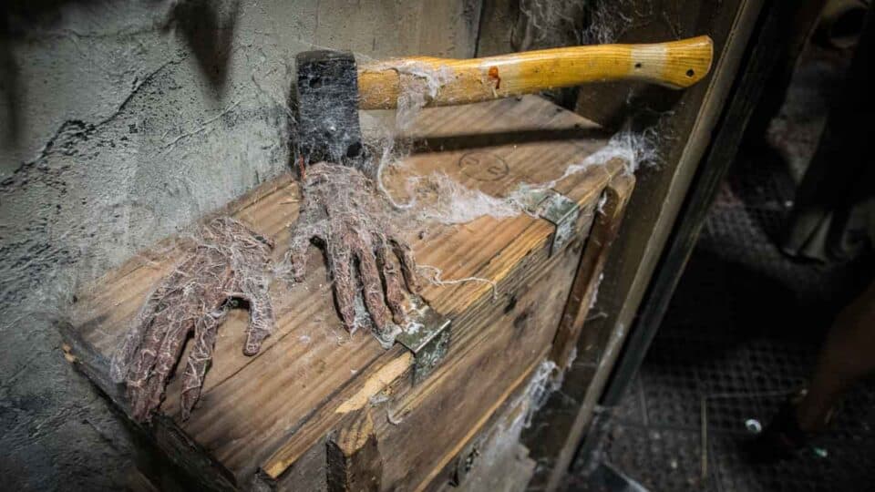 Tips & Tricks For Surviving HHN Orlando