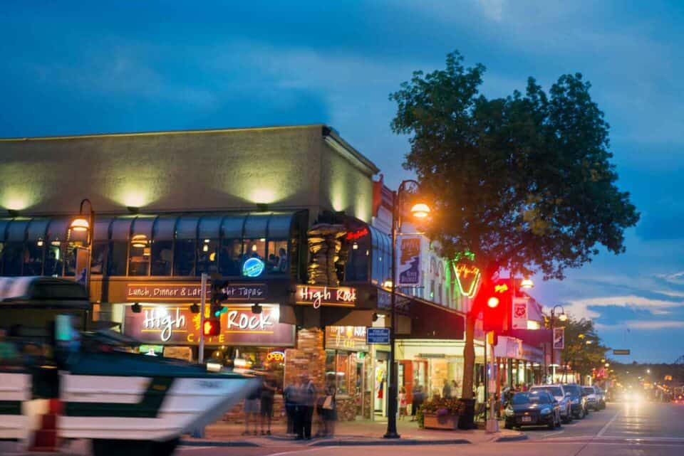 11 Best Restaurants In Wisconsin Dells Must Try