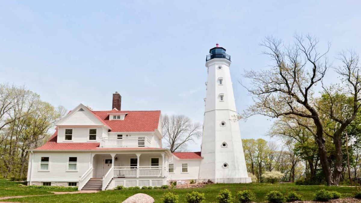 Top 11 Best Lighthouses In Wisconsin
