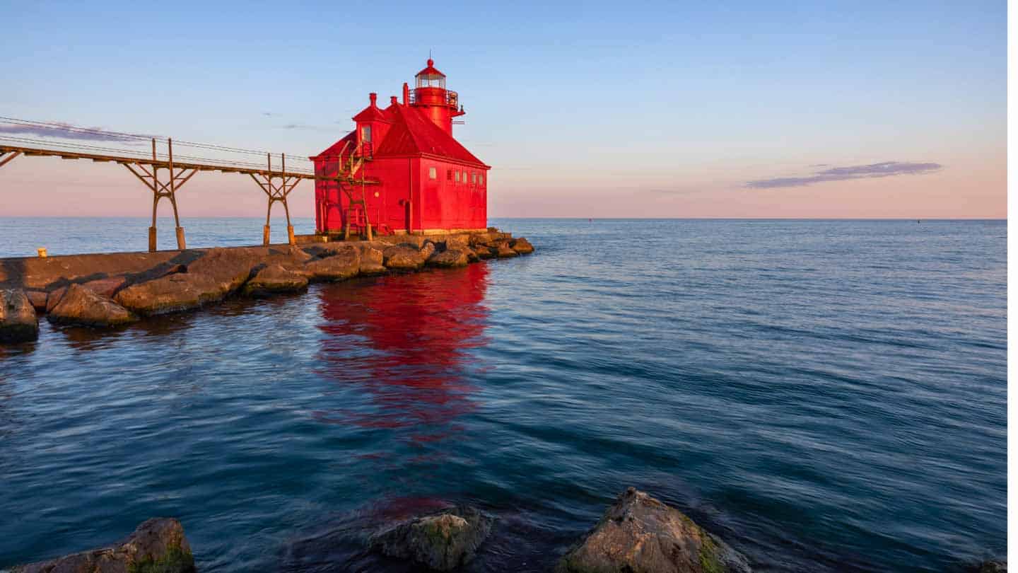Top 11 Best Lighthouses In Wisconsin